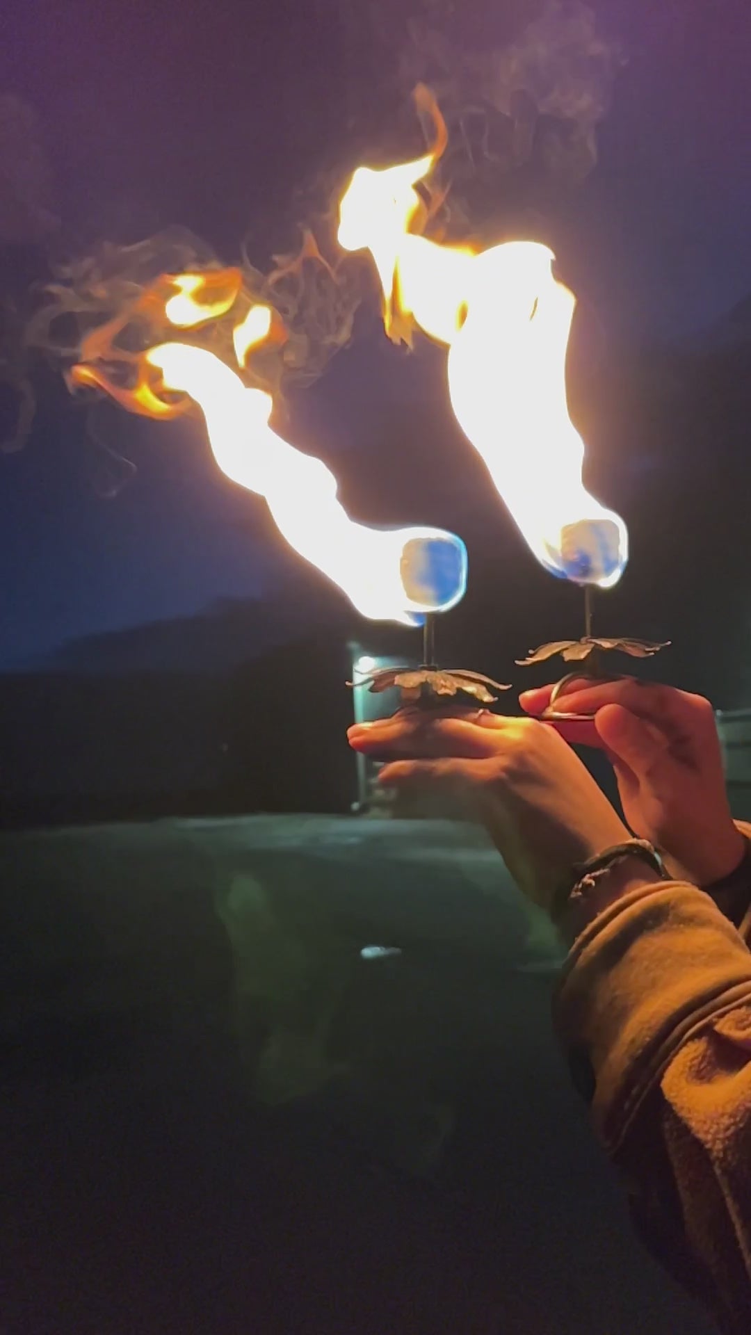 FlowToys, Rave Lights, Visual Poi – The Spinsterz