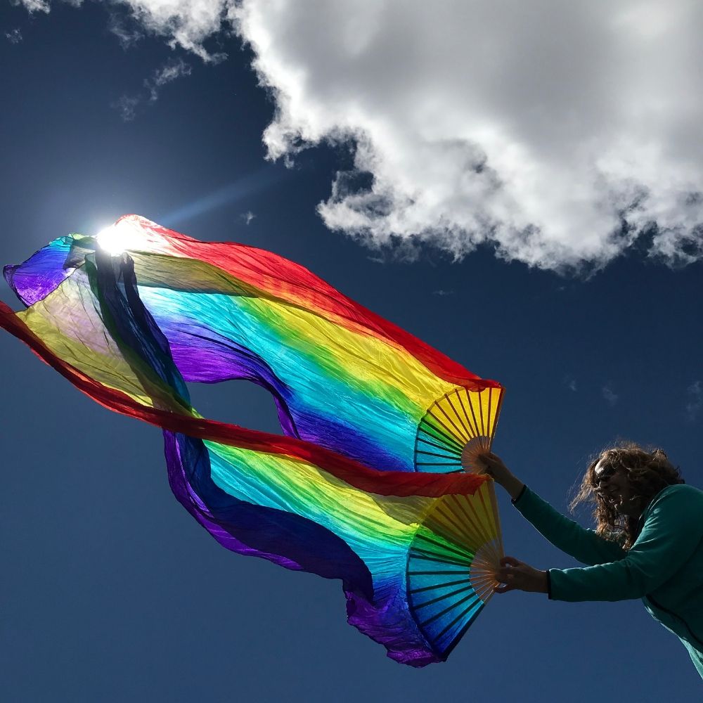 Silk Fans for Flow and Dance – The Spinsterz